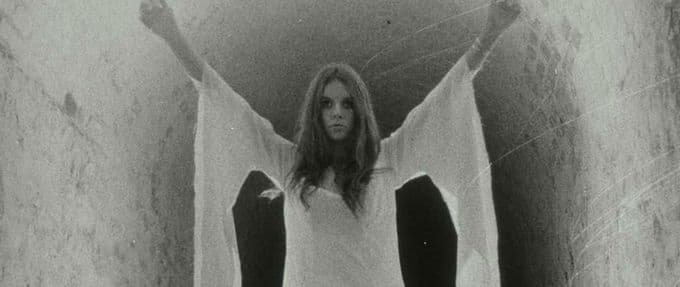 9 Famous Female Ghosts From Around the World